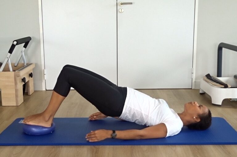 Élevez le niveau de vos entrainements avec le ballon Pilates - K-Pilates